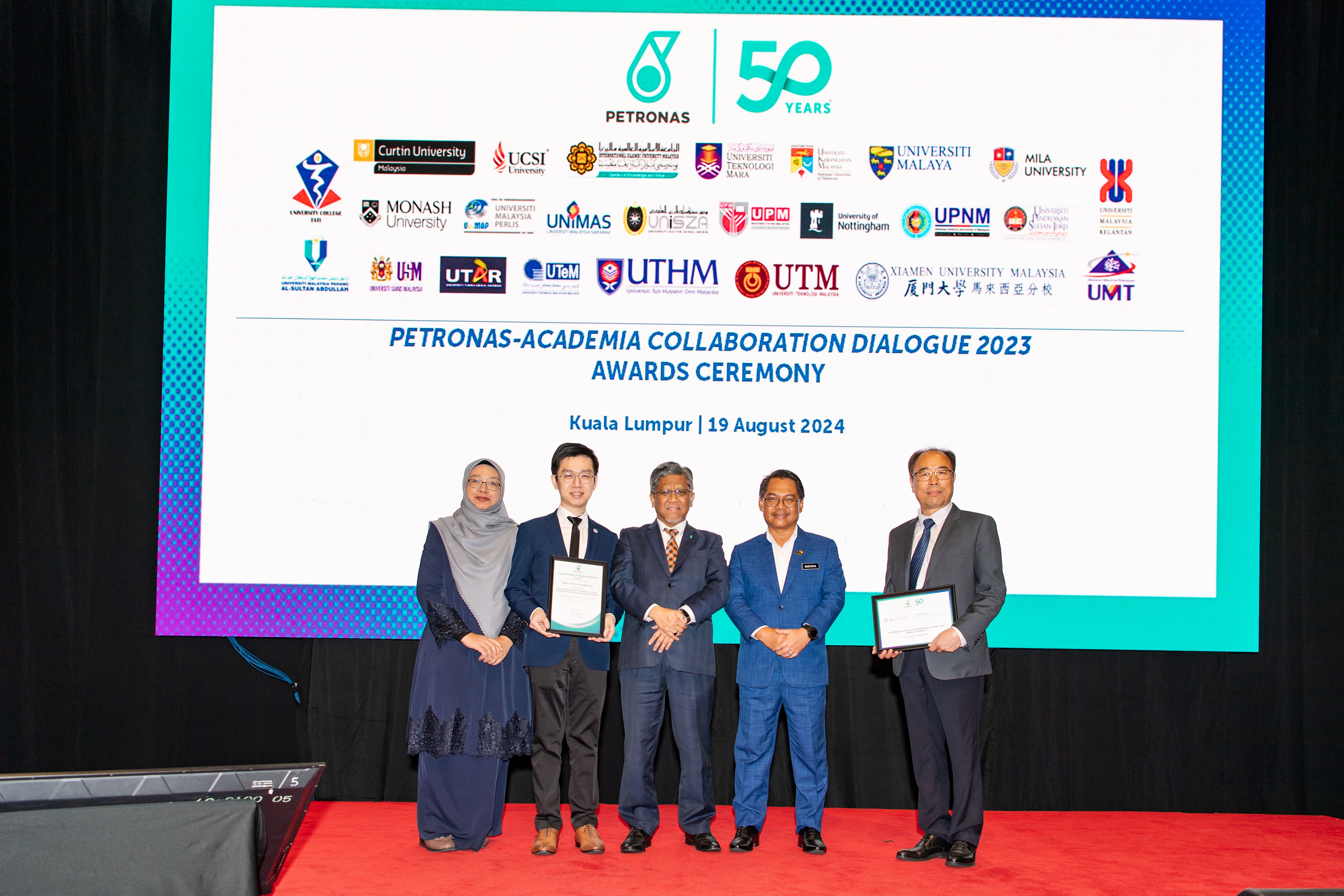 Prof. Ong Wee Jun Receives over RM1 Million Grant during PETRONAS-Academia Collaboration ...
